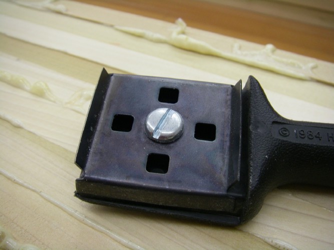 Hand Scraper | Monkey Wiki